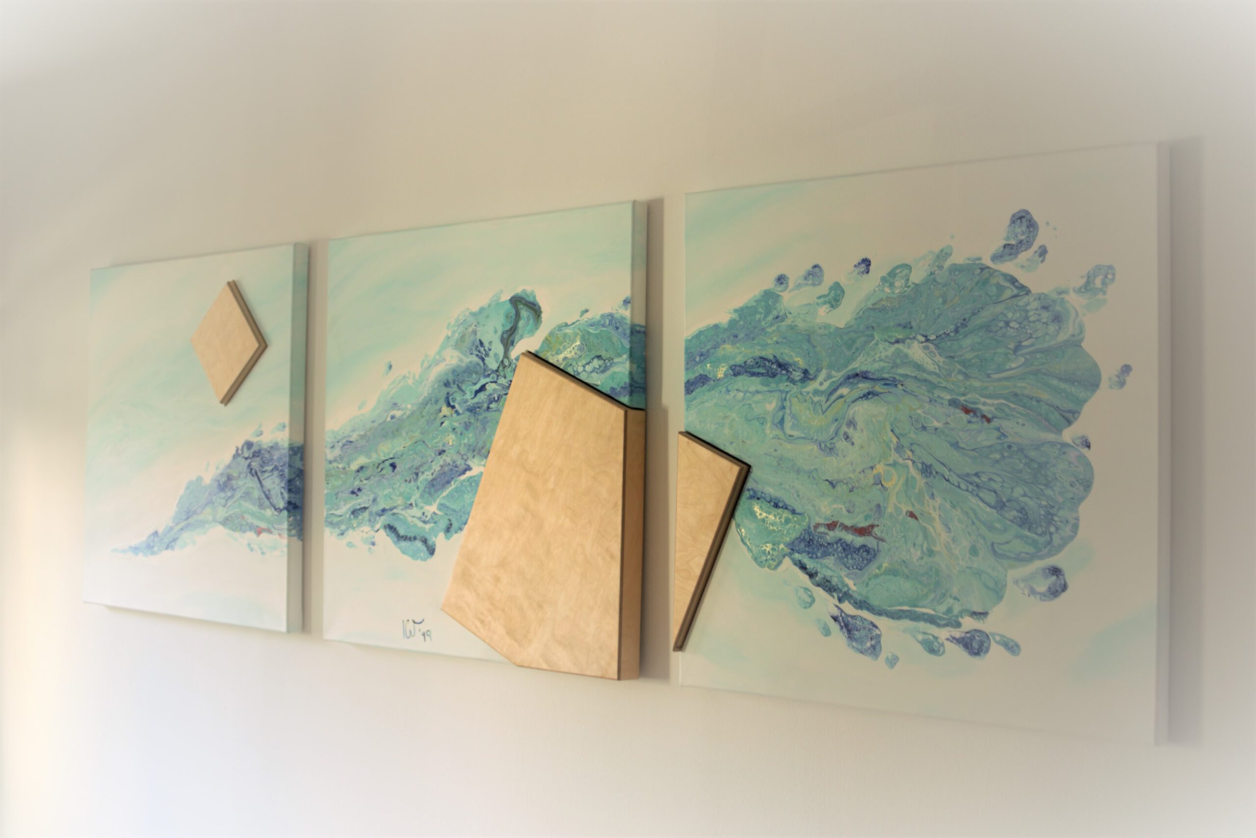 - Triptychon mit Holz-Elementen